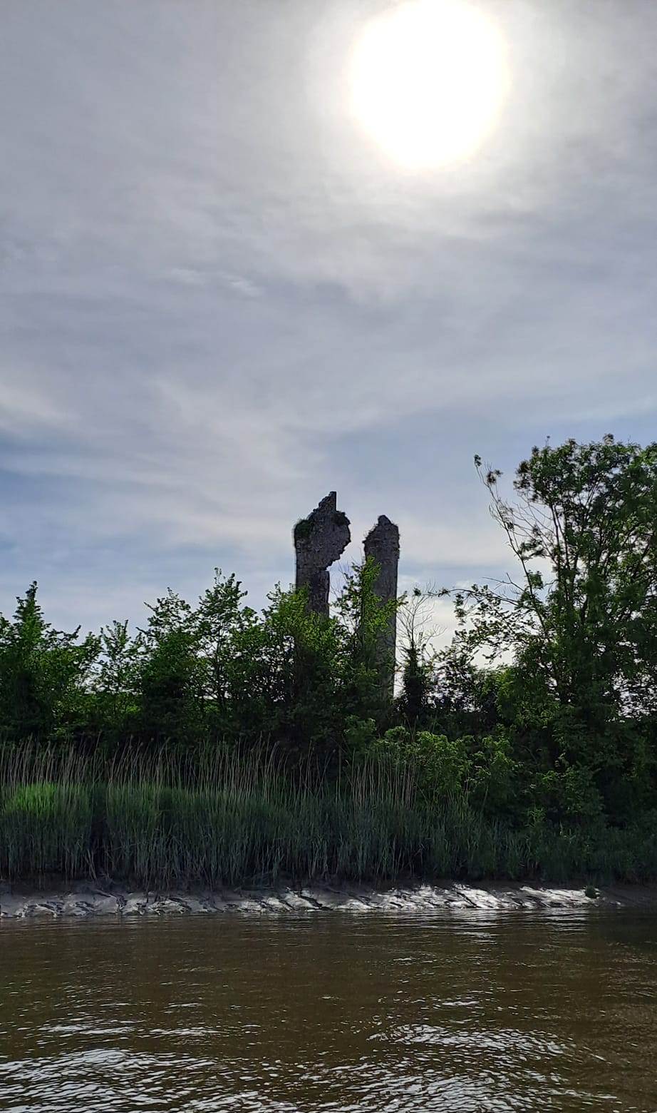 Carrick to Cheekpoint by traditional punt -Mayday Mile 2023 - Tides & Tales